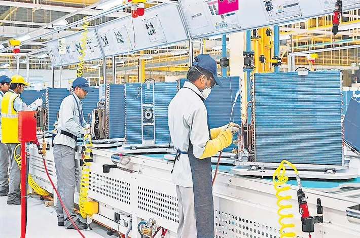 Industrial output hits two-year peak in November